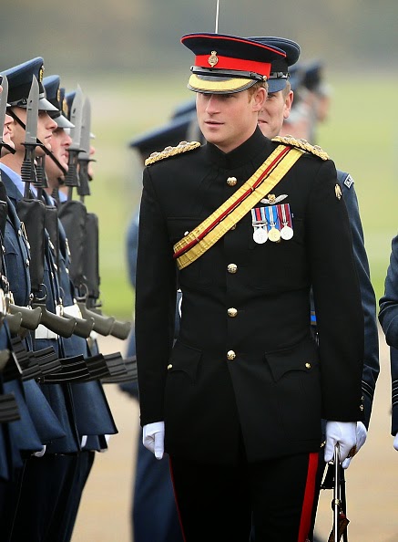 Royal Family Around the World: Prince Harry Presents No 26 Squadron RAF ...